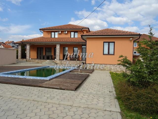 Prodaja, Kuća, 390m2 , Petrovac