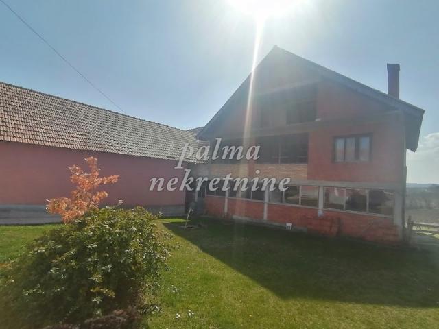 Prodaja, Kuća, 220m2 , Topola