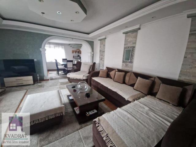 PORODIČNA KUĆA 218m2 NA ODLIČNOJ LOKACIJI U OBRENOVCU - IDEALNA ZA VIŠE PORODICA! - 210.000€