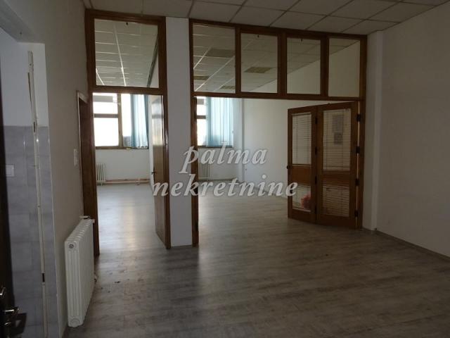Prodaja, Poslovni prostor, 74m2 , Centar