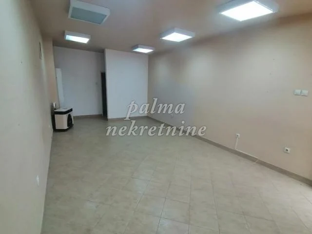 Prodaja, Poslovni prostor, 32m2 , Bubanj