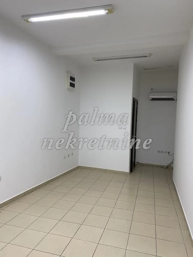 Prodaja, Poslovni prostor, 21m2 , Centar