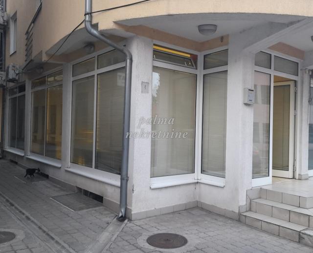 Prodaja, Poslovni prostor, 27m2 , Centar
