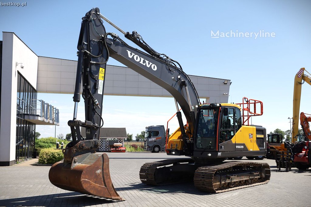 Volvo EC220EL bager guseničar