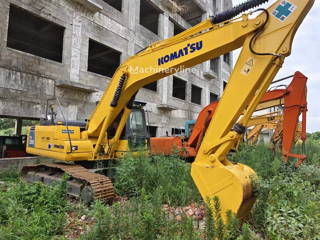 Komatsu pc200-8 bager guseničar