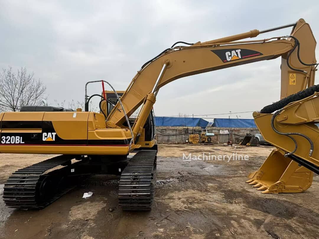 Caterpillar 320B bager guseničar