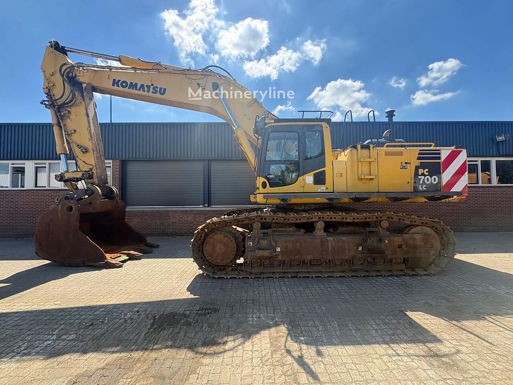 Komatsu PC700 bager guseničar