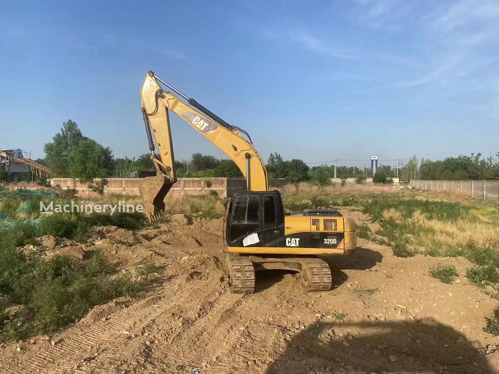 Caterpillar bager guseničar