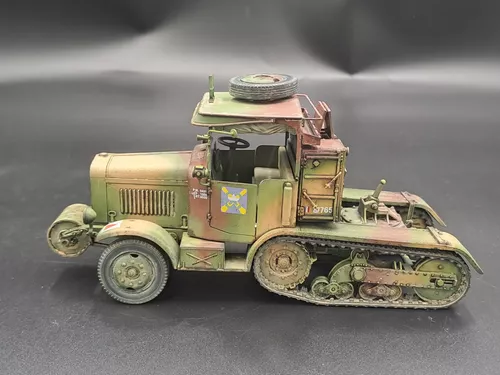 NEW! KM Model 72012 Somua MCG Artillery Tractor - French Army 1940