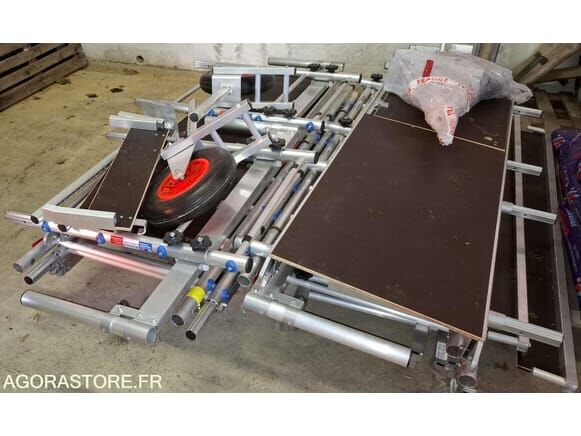 Prodaje se Echafaudage taille-haie roulant en aluminium toranjsku skelu na aukciji