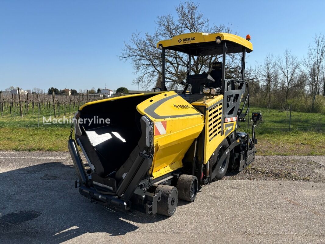 BOMAG BF 300 P-2 S340-2 TV Stage IIIb/Tier 4f asfaltni finišer točkaš