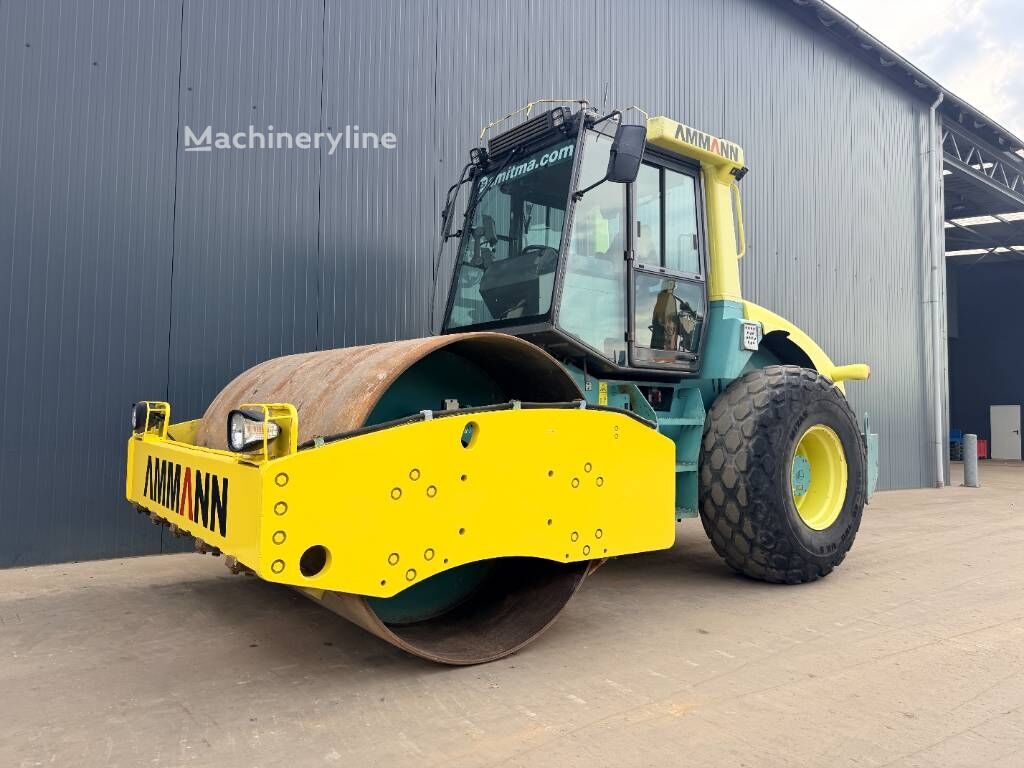 Ammann ASC130D kompaktor s jednim valjkom