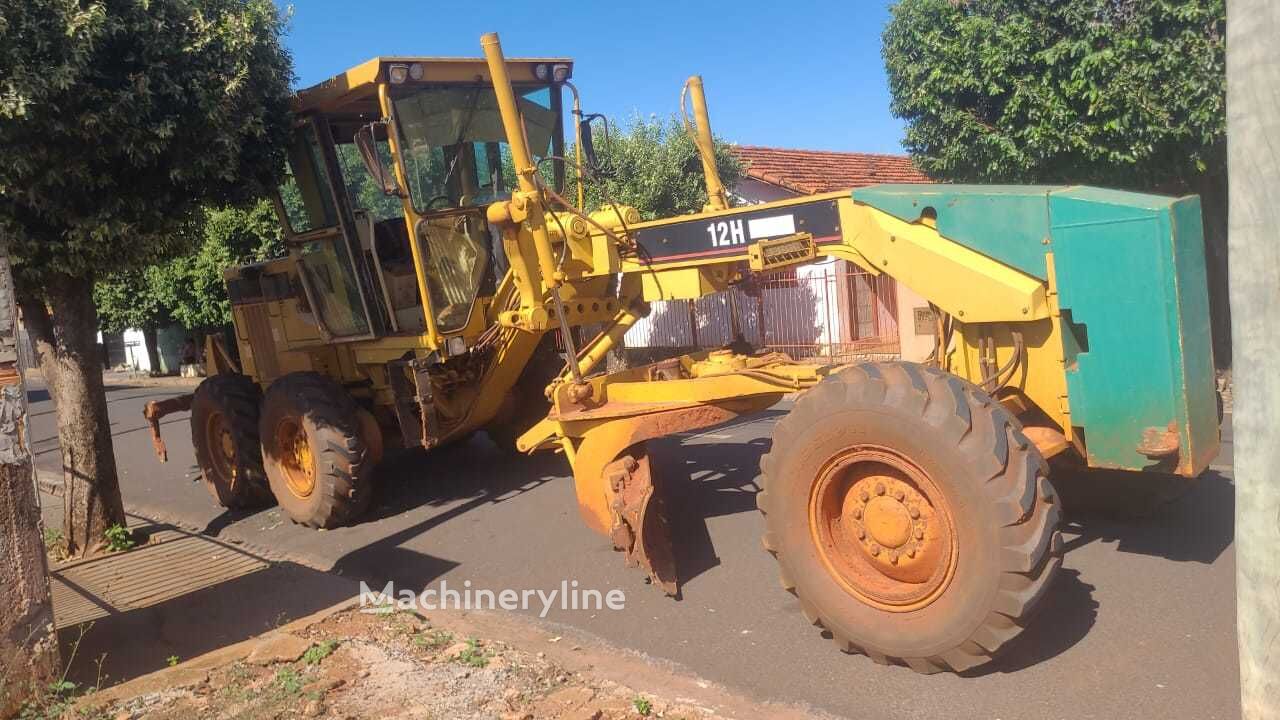 Novi Caterpillar 12H grejder