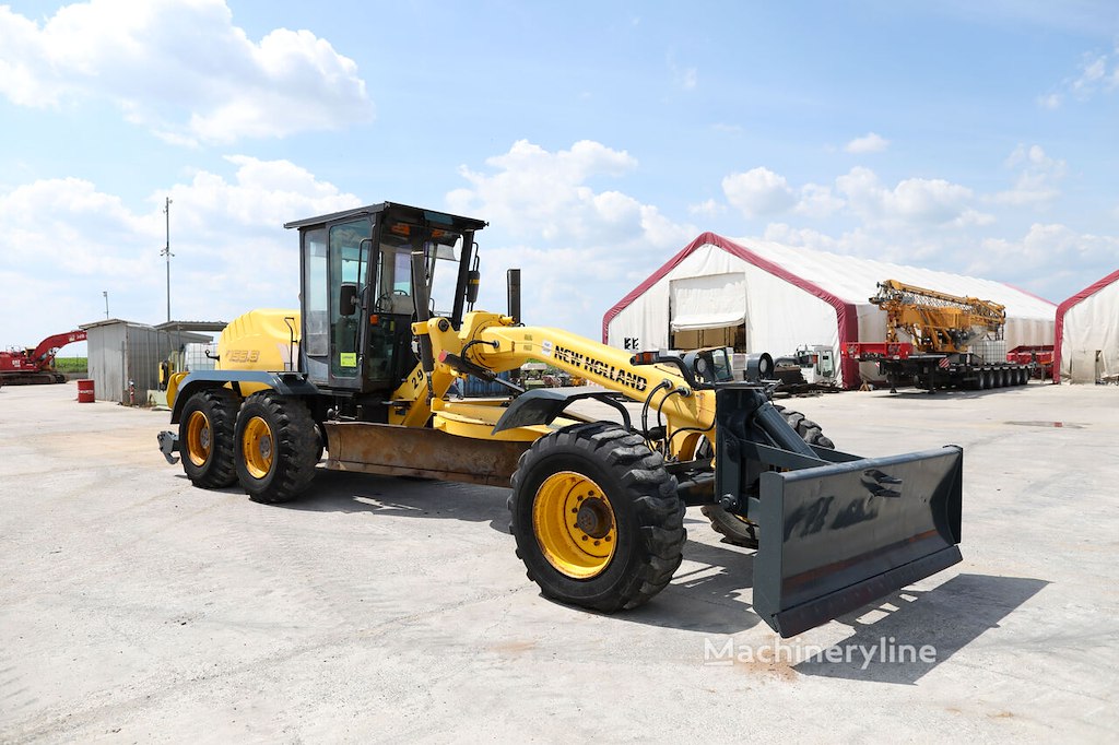 New Holland F156 grejder