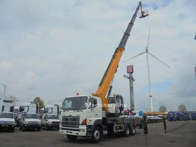 Hino 700 6X4 auto dizalica s korpom