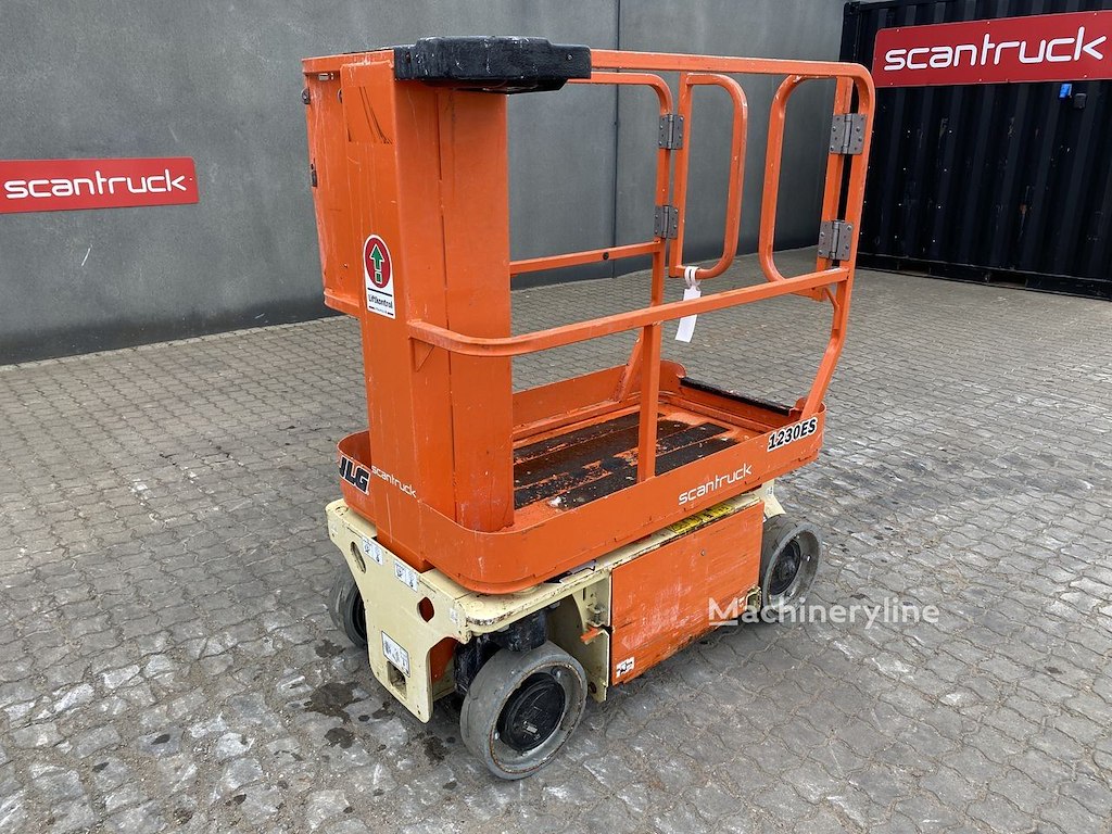 JLG 1230ES jarbolna penjajuća platforma