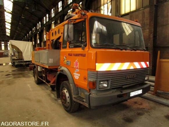 Prodaje se IVECO NACELLE IVECO 135.14 du 12/03/1990 auto dizalicu s korpom na aukciji