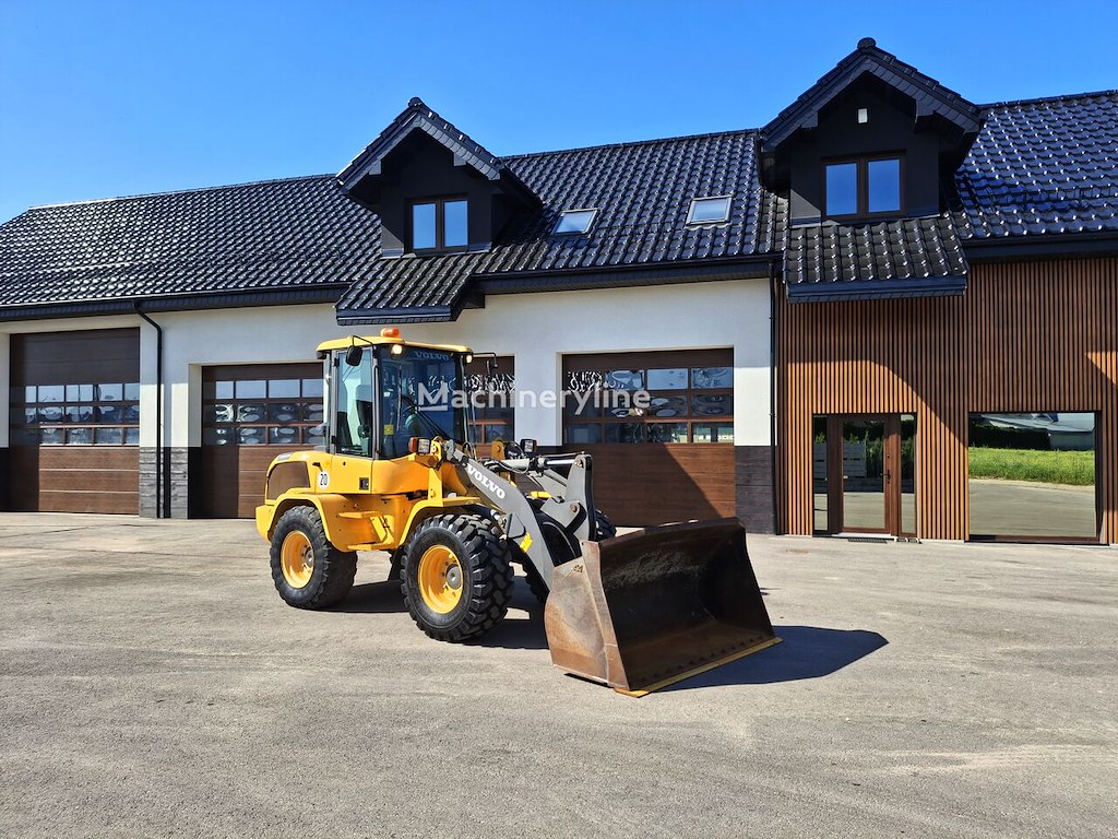 Volvo L35 prednji utovarivač