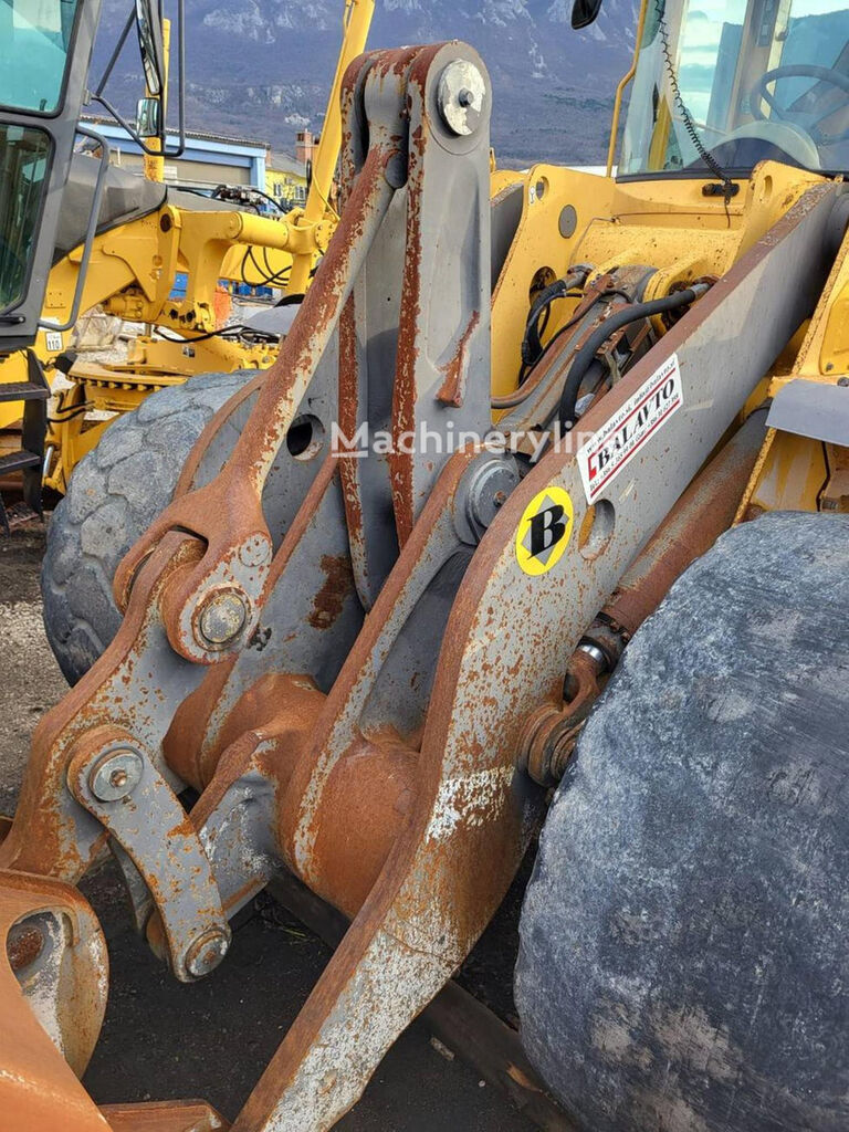 Volvo lifting framework VOE11177162 for Volvo L110E druga građevinska mašina