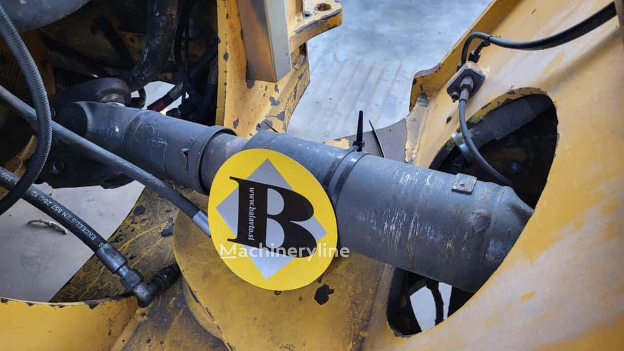 Volvo propeller shaft 15085426 for Volvo loaders druga građevinska mašina