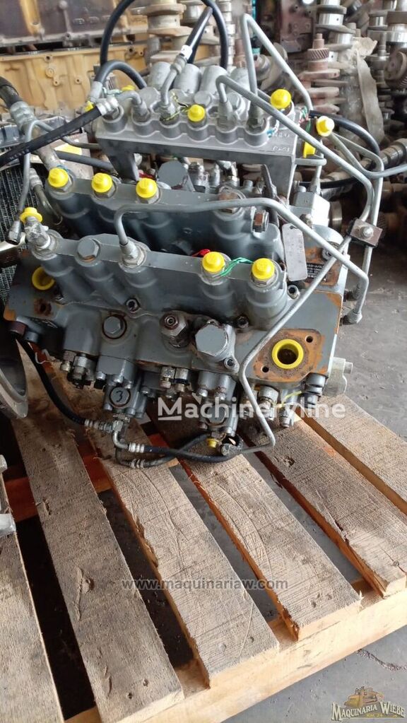 YA00000717 hidraulični razvodnik za John Deere 250G bagera