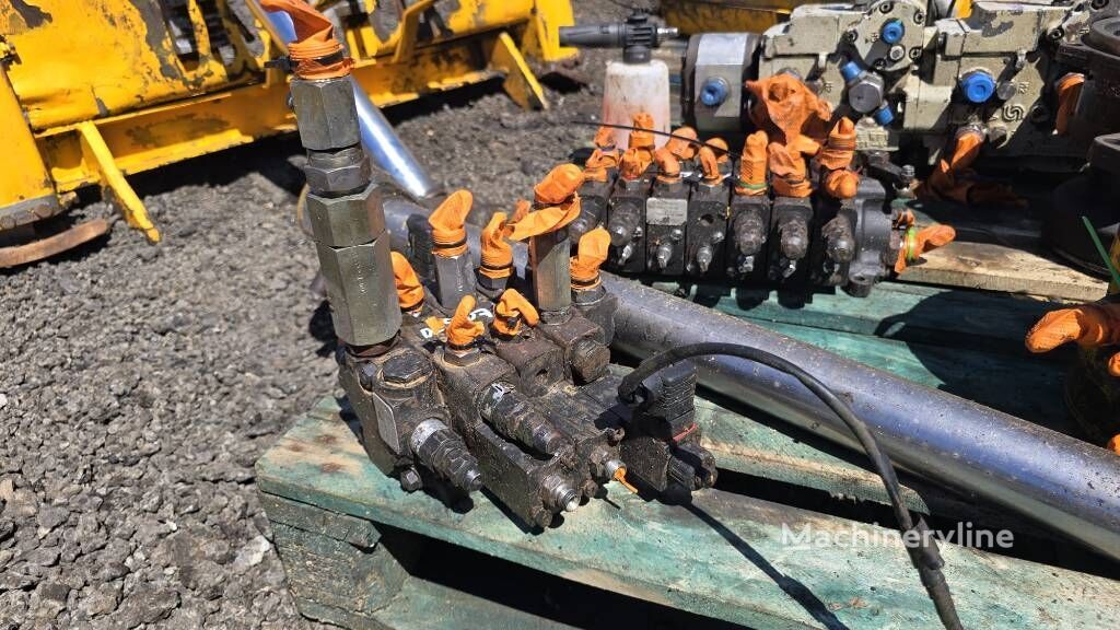 Hidraulični razvodnik za JCB 1 CX bagera