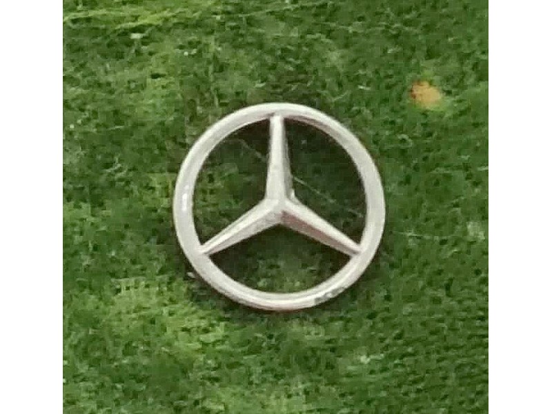 MERCEDES.