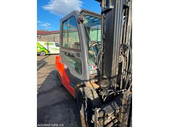 Prodaje se Toyota 02-8FGF25 viljuškar na gas na aukciji