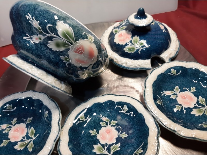 RARITET JLMENAU KOBALT SET RELIEF ROSE PORCELAN
