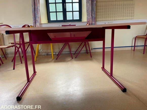 Prodaje se TABLE DE CLASSE (9 en stock) radni sto od nerđajućeg čelika na aukciji