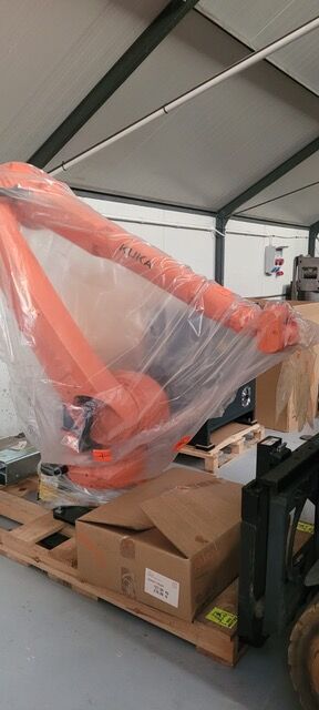 Novi KUKA KR20 R3100 KR C4 industrijski robot