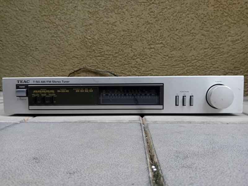 Vintage TEAC T-50 AM,FM Stereo tuner, JAPAN