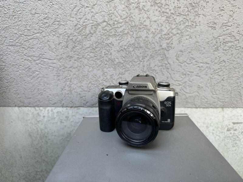 Canon EOS 50E