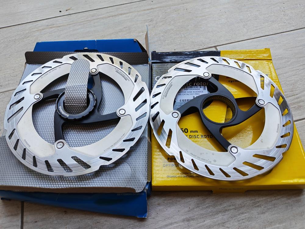 Ultegra RT-CL 800 par 160mm vozeni 300 km extra