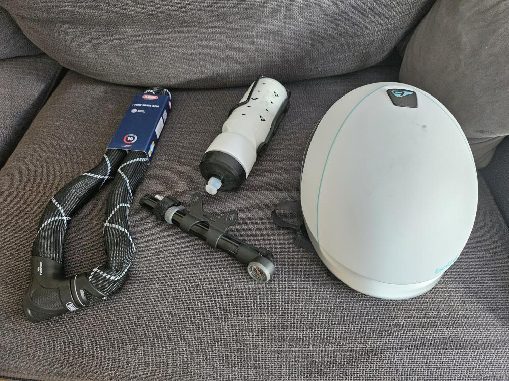 Starter set - Bolle helmet, Abus lock, pump