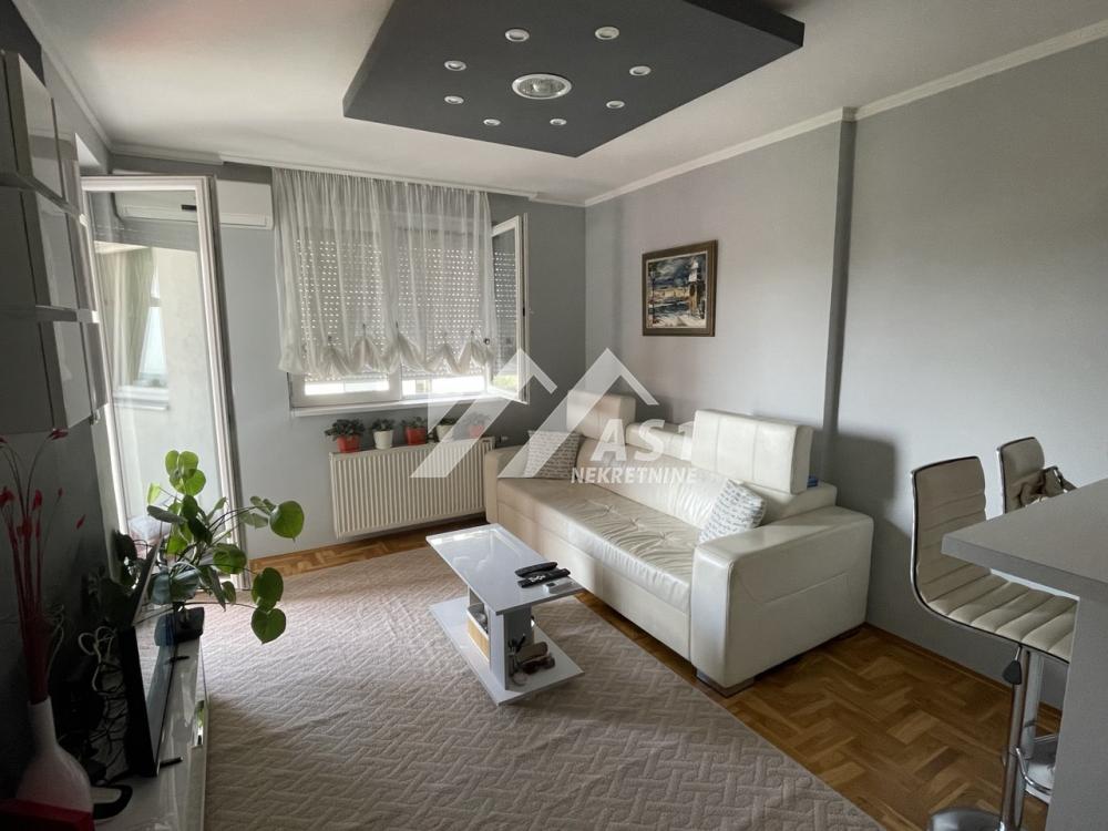 IZDAJE SE JEDNOIPOSOBAN STAN NA TELEPU ID#7328
350 €