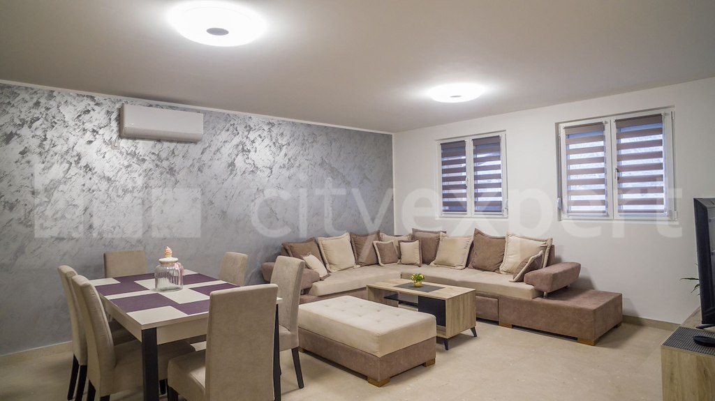 Stan u kući za izdavanje BEZ PROVIZIJE: Dvoiposoban, 60m², Stare porte, Voždovac - 500€