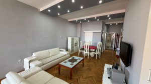 Prodajem Stan-Apartman, Centar