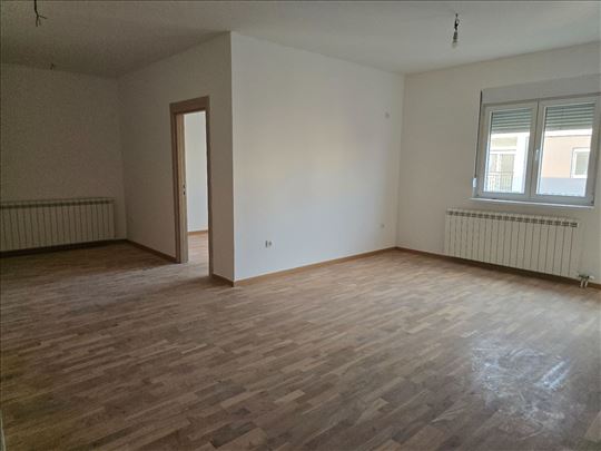 Ledine kod Hotela Mar, 4.0, nov,uknjižen