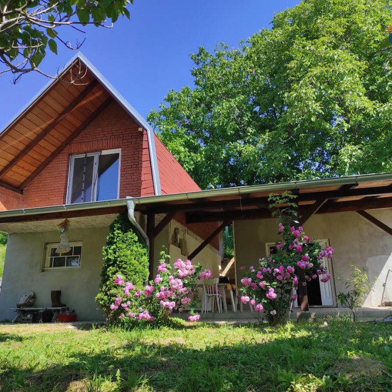 Kuća – Inđija, Okolina Banstol – ID 2625.