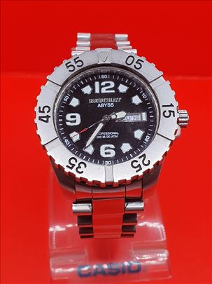 Beuchat Abyss Divers ronilacki sat 200 m.