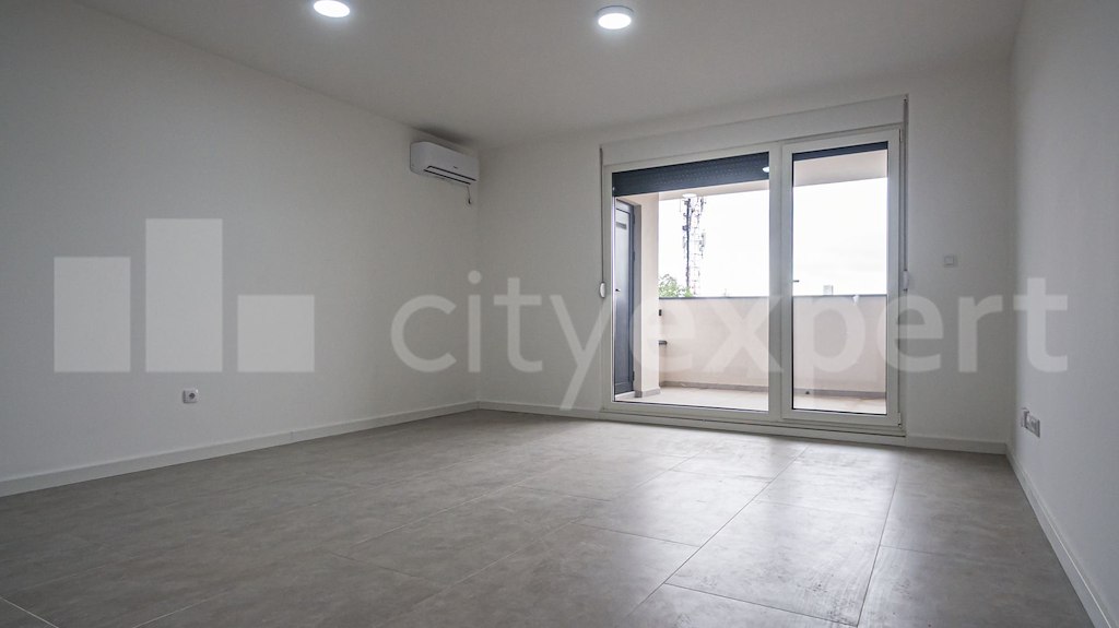 Poslovni prostor Izdavanje Novi Sad Bez skrivenih troškova - 85m², Gorana Kovačića, Novi Sad - 700€