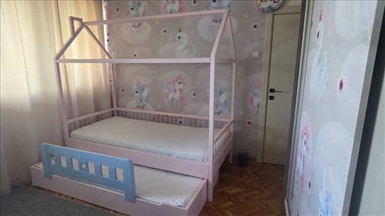 Na prodaju dečiji krevetac