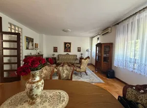 Izdavanje Stan - Beograd, Banjica