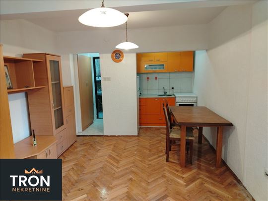 Garsonjera na 800m od šetališta 25m2