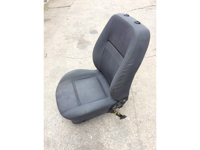 Prednje levo sediste za VW POLO 6N2 5v