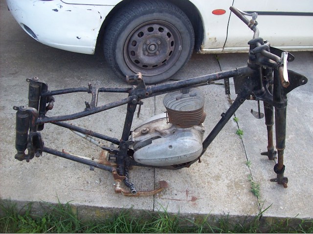 SACHS motor nekomletan + prednji tocak sa gumom