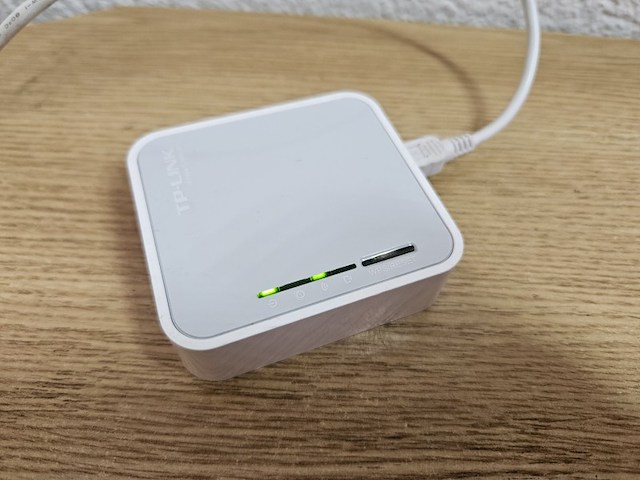 Mali micro prenosivi WiFi ruter TP-LINK TL-MR3020 dzepn