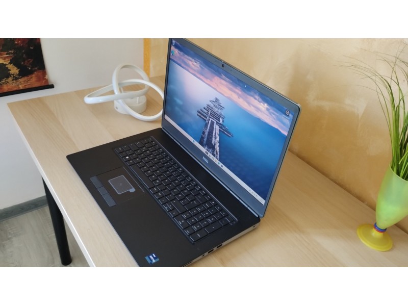 Dell Precision7760 17.3"Xeon W-1185SM.64 GB DDR4.512SSD
