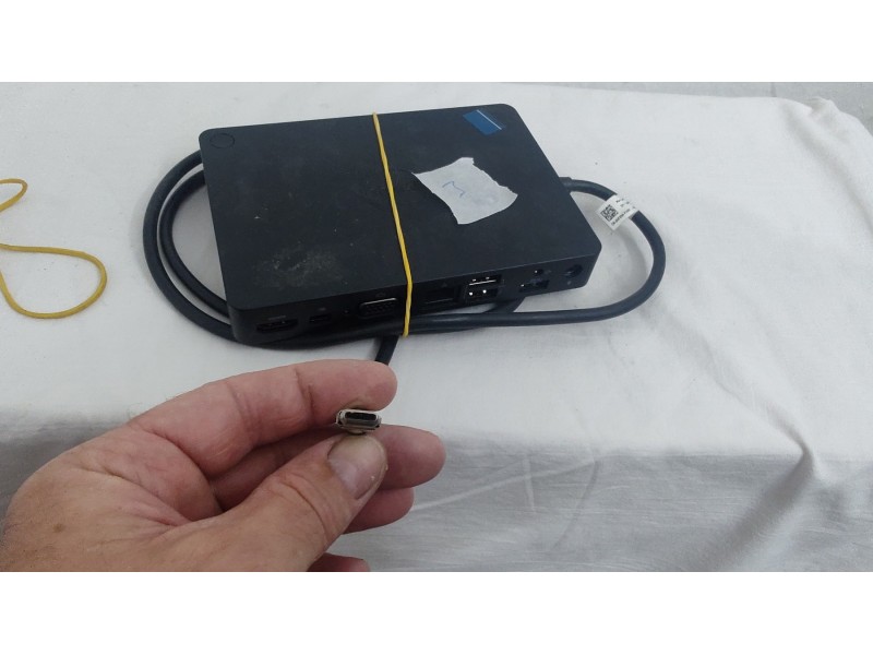 DELL DOCK 3 neispravno